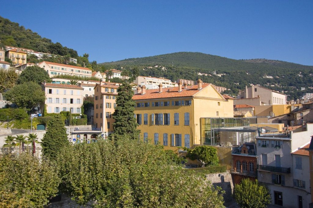 Esplorare Grasse: La capitale mondiale del profumo